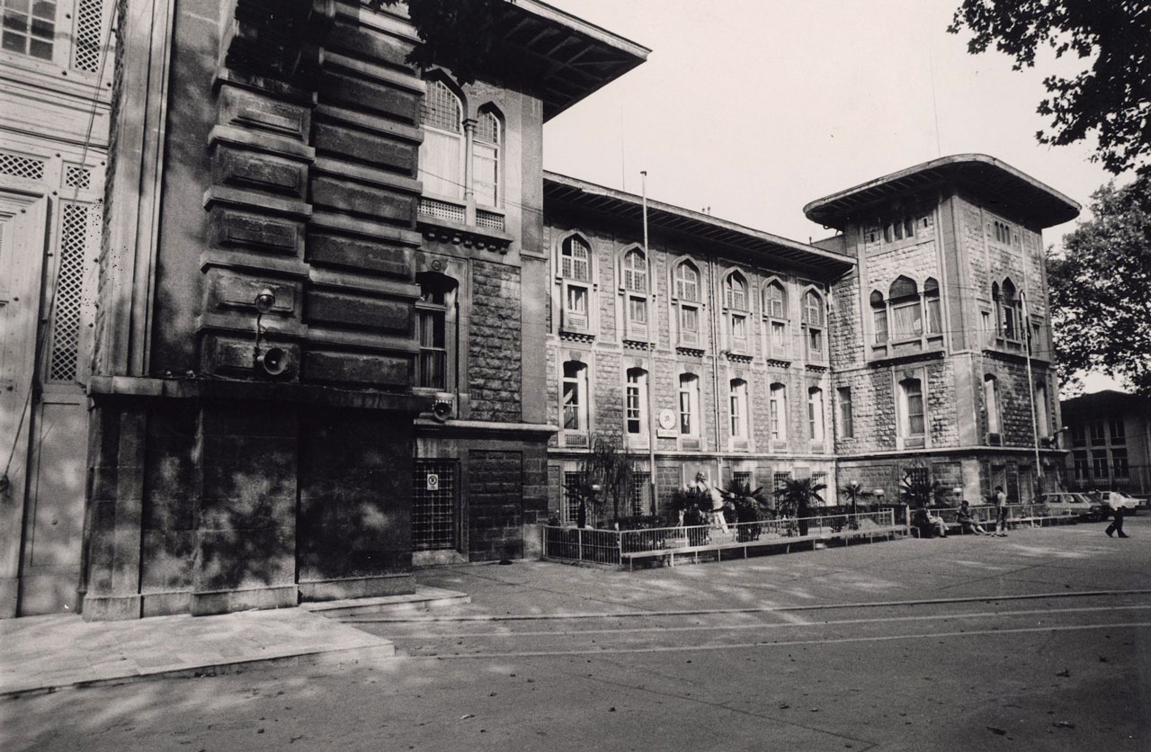 Beyazıt Meydanı'ndan Taksim Meydanı'na Bellek Mekanları