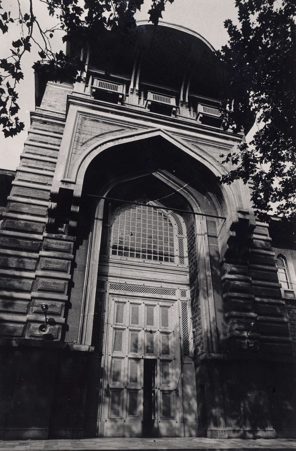 Beyazıt Meydanı'ndan Taksim Meydanı'na Bellek Mekanları