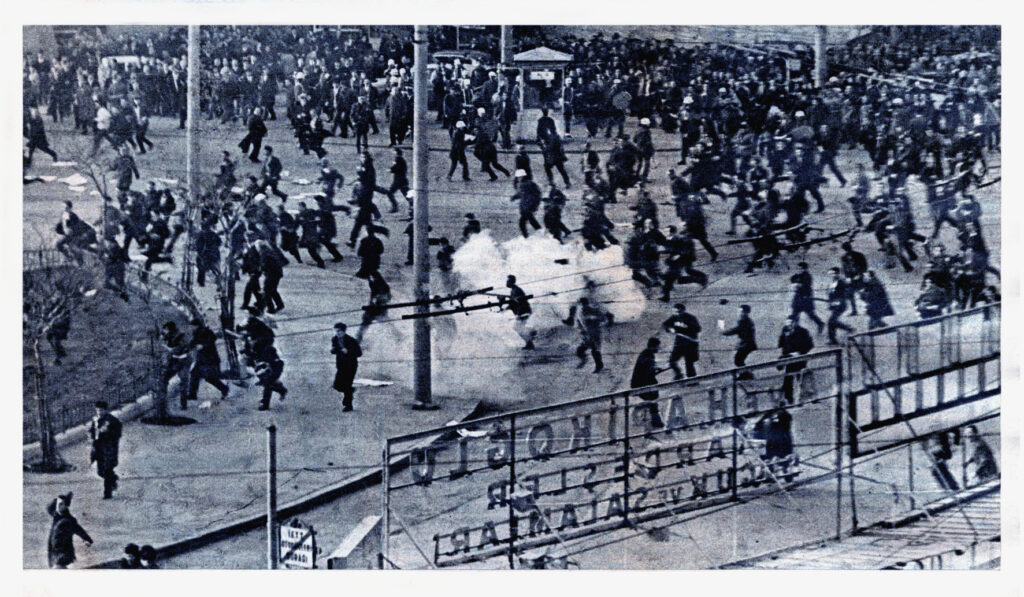 Beyazıt Meydanı'ndan Taksim Meydanı'na Bellek Mekanları